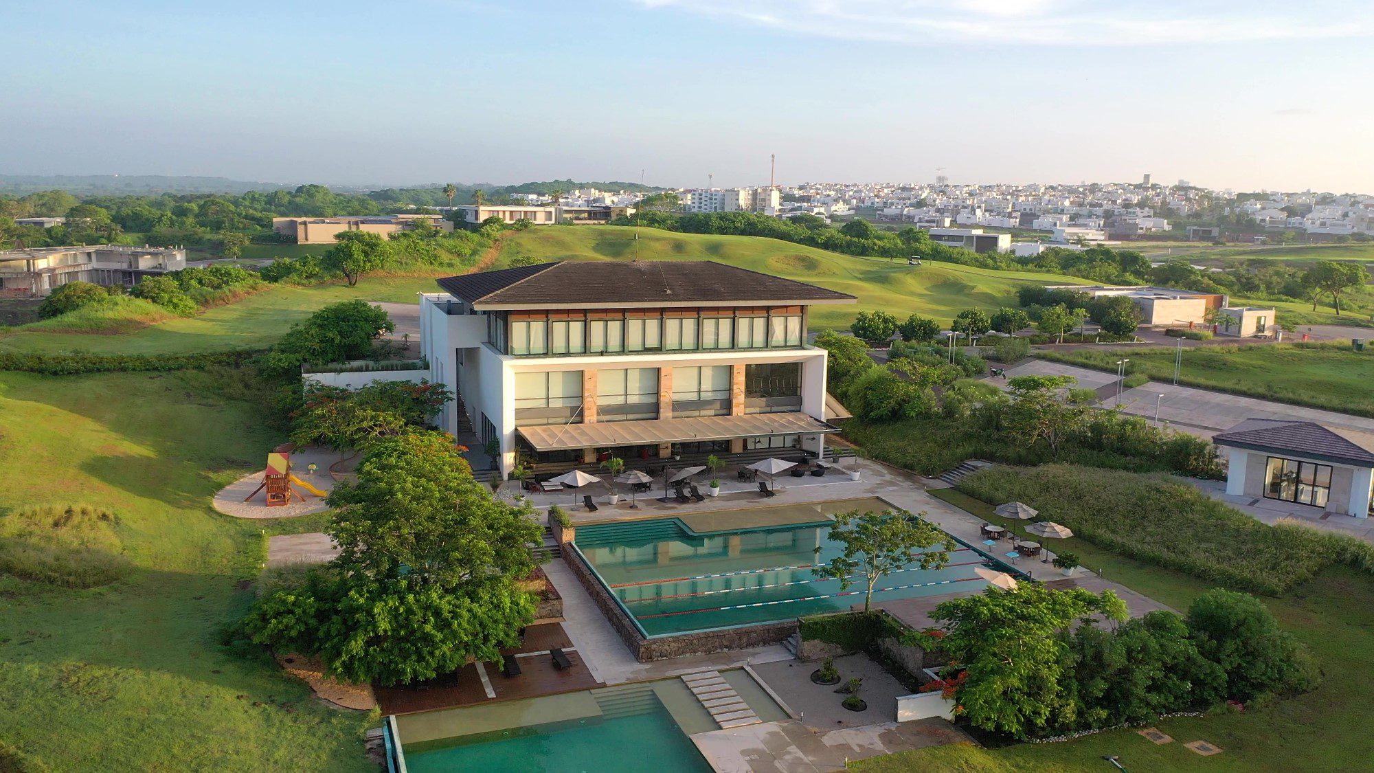 Punta Tiburón Country Club – Campo de Golf y Casa club con albercas ...